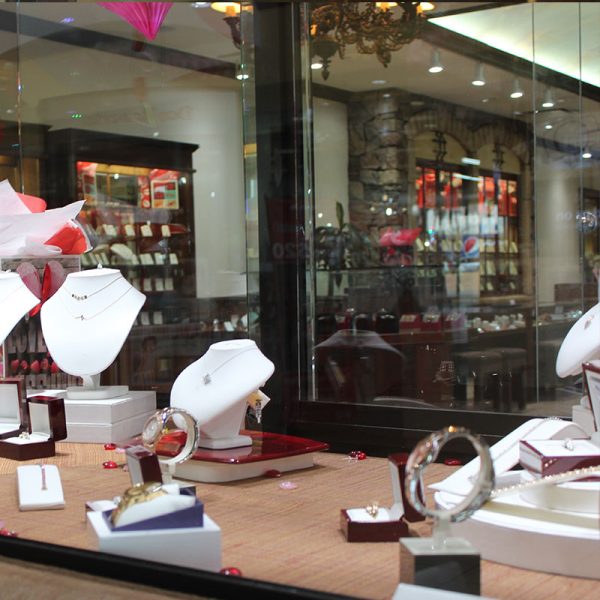DON ROBERTO JEWELERS – Panorama Mall